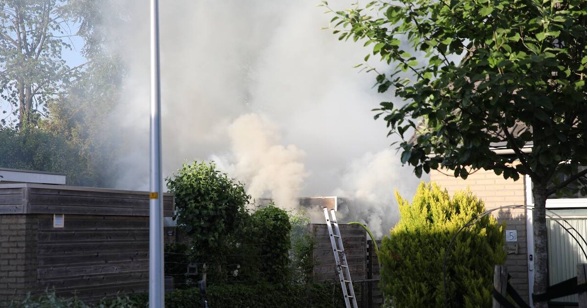 Veel rookontwikkeling bij brand in Apeldoornse schuur - Oozo.nl