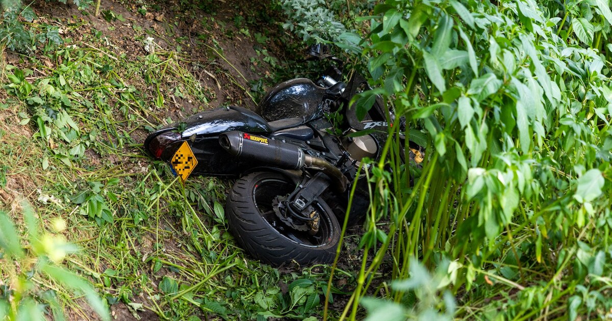 Motorrit eindigt in ziekenhuis: uit de bocht bij Ommen | Regio | De ...