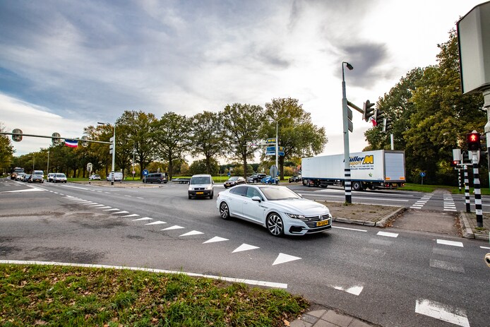Weer krijgt berucht kruispunt in Raalte geen prioriteit: ‘Wanneer worden onze inwoners een keer ...