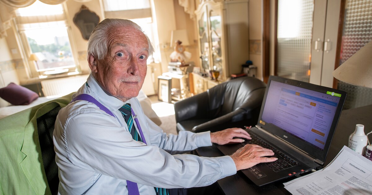 Rob van Riswick is 82, wil dolgraag aan het werk, maar heeft na 350 ...