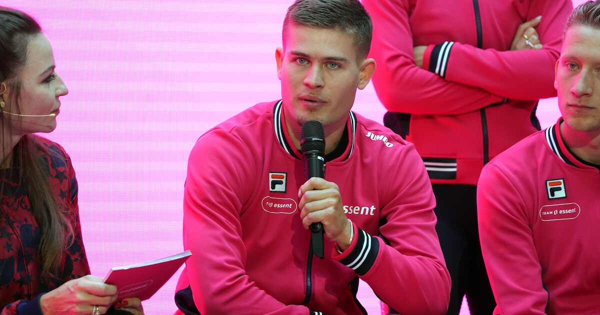 Wereldkampioen Joep Wennemars aan de start bij IJsselcup in Deventer ...
