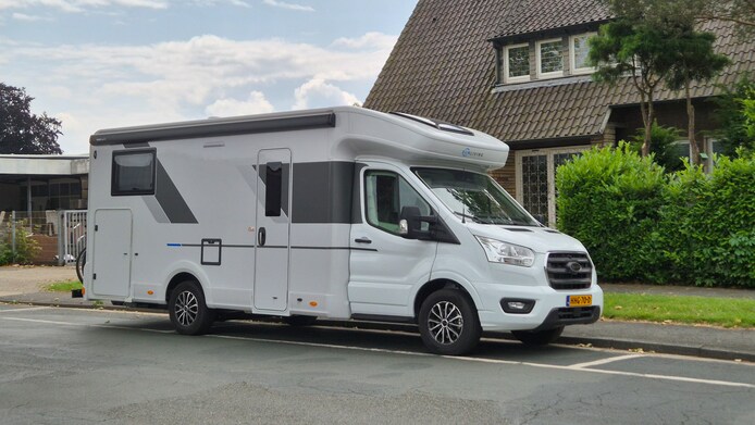 In de nieuwste kampeerauto’s woon je net als thuis | Auto | destentor.nl