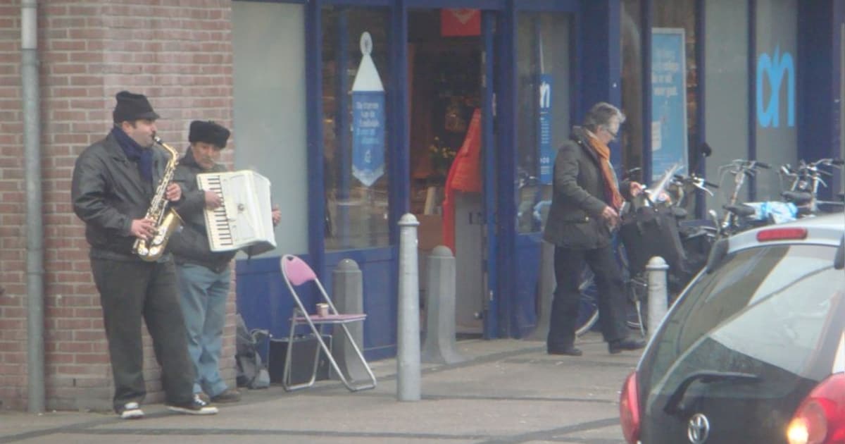 Tekst voor straatmuzikanten in acht talen | Harderwijk | De Stentor.nl