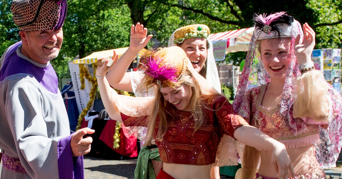 Feestelijke start kaartverkoop voor nieuwe theaterseizoen | Regio | De ...