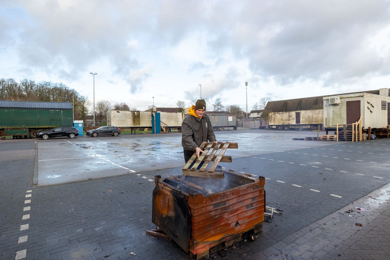 Oudejaarshuisjes Vollenhove mogen weer, en dus wordt er gecontroleerd ...