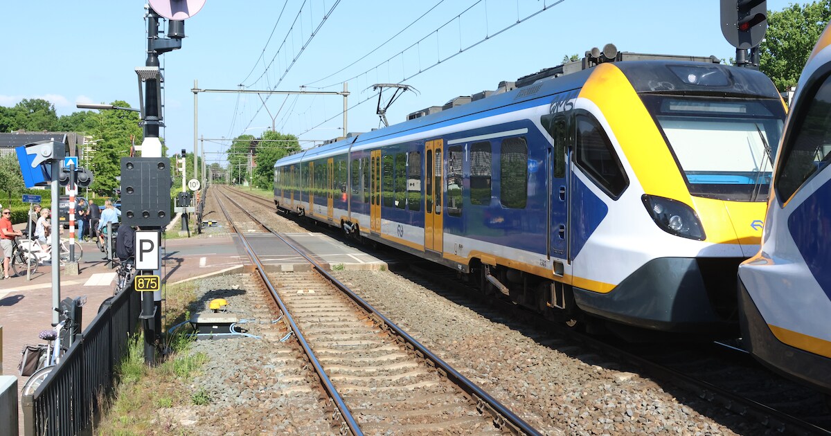 Problemen op spoor voorbij: trein stond precies op overweg in Twello ...