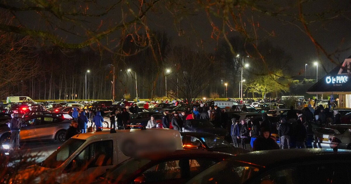 Honderden dure auto’s bij elkaar: de eigenaar van dit parkeerterrein is ...