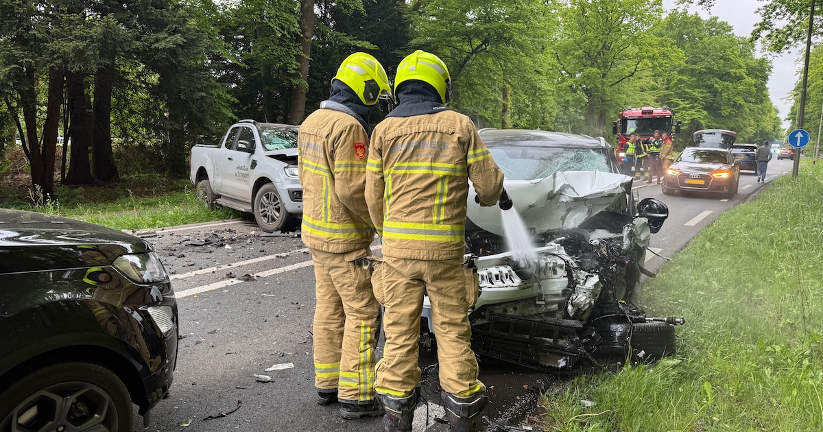 Twee gewonden door frontale botsing op N303 bij Ermelo | Regio | De ...