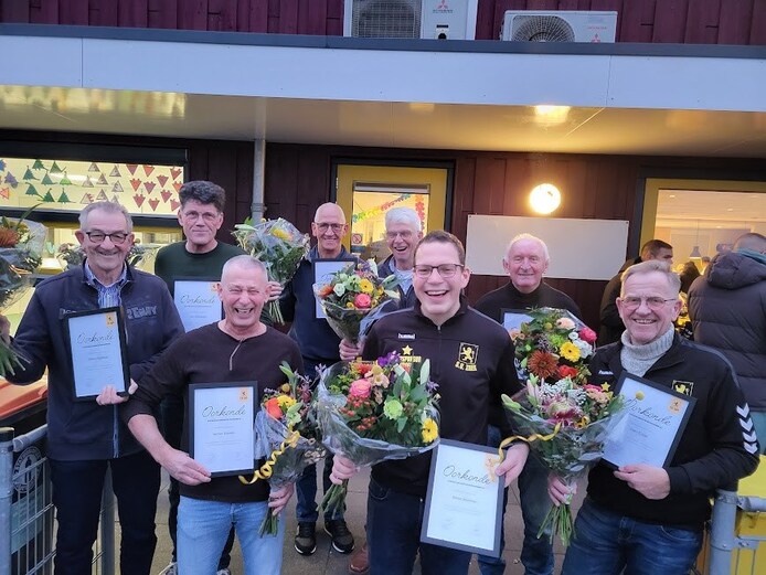 Dit stuurden jullie in: Hulde aan trouwe leden in Zalk en Ommen ...