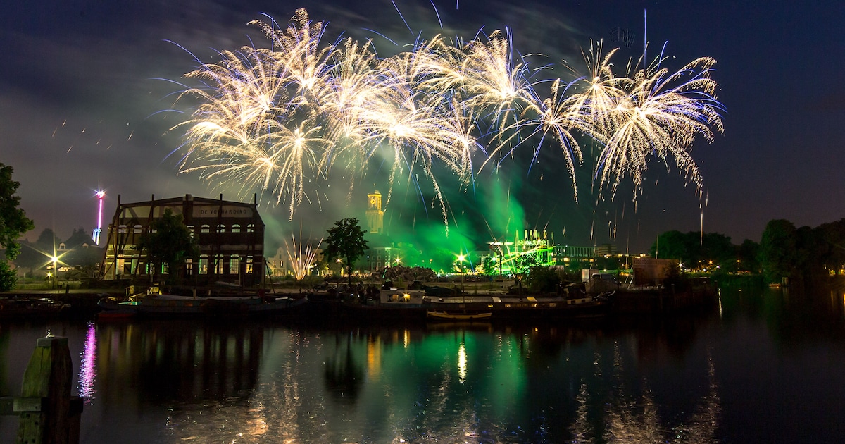 Grote vuurwerkshow van ruim één ton bij eerste oud en nieuw met lokaal afsteekverbod in Zwolle ...