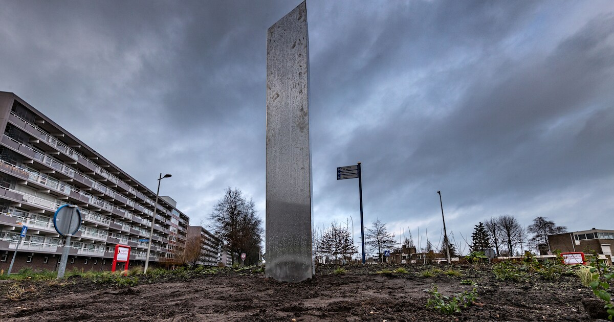 Mysterieu­ze monoliet duikt op in Kampen (en de 'daders' zijn betrapt ...