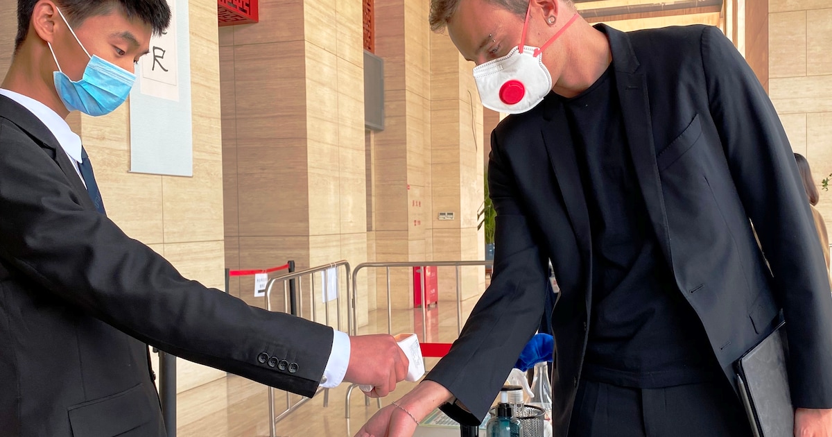 Apeldoorner Martijn de Geus: hier in China zijn we bezorgd over hoe het Westen met corona omgaat ...