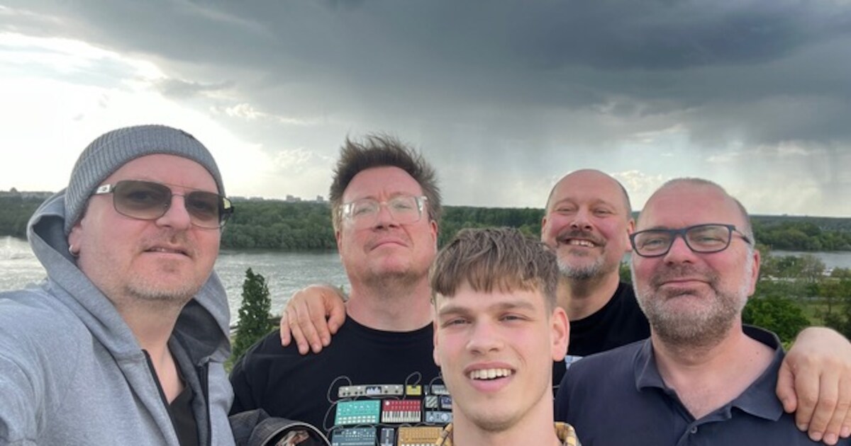 Zwolse vijftigers touren door Balkan dankzij Bosnische bassist Dario ...