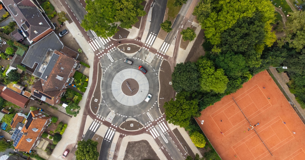 Is deze veelbesproken Deventer rotonde nu wél veilig? ‘Vol gas op dat ...
