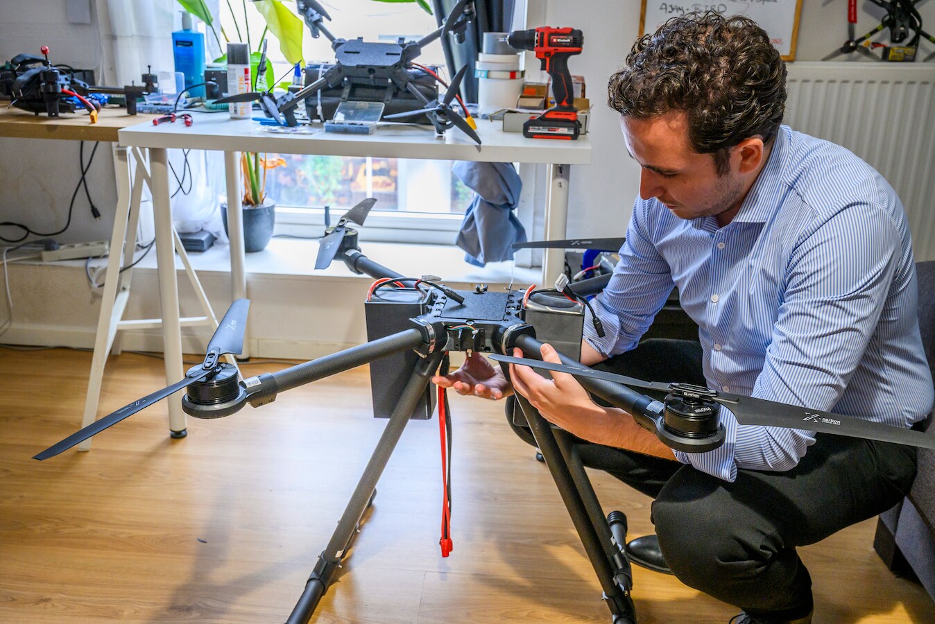 Hoe een Enschedees bedrijf Vladimir Poetin tergt met zelfgemaakte ...