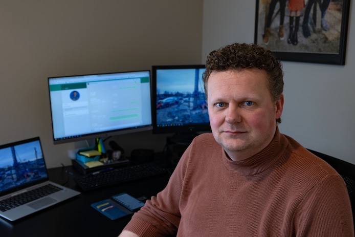 Klaas uit Urk zet WhatsAppgroep op voor longcovidpatiënten: ‘Wil mensen ...