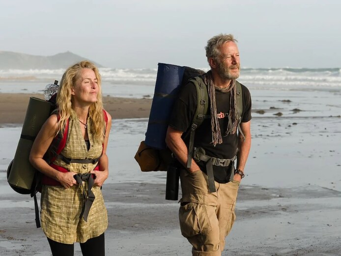 ‘Schrijfster The salt path verlootte haar eigen huis om aan geld te komen’ | Buitenland ...