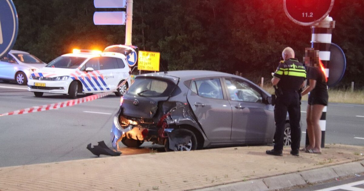 Twee auto’s fors beschadigd na harde botsing op N35 tussen Heino en Wijthmen | 112 nieuws Zwolle ...