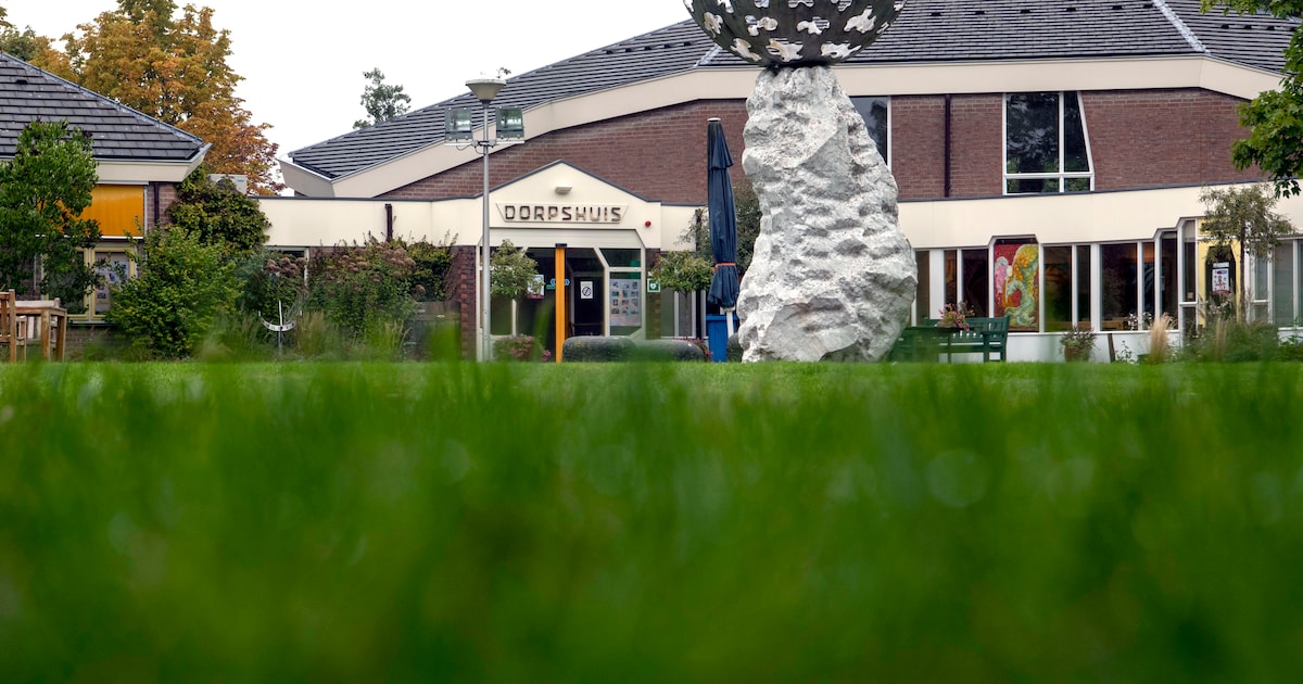 Overkempe (dat weer volop in de spotlights staat) start begin volgend ...