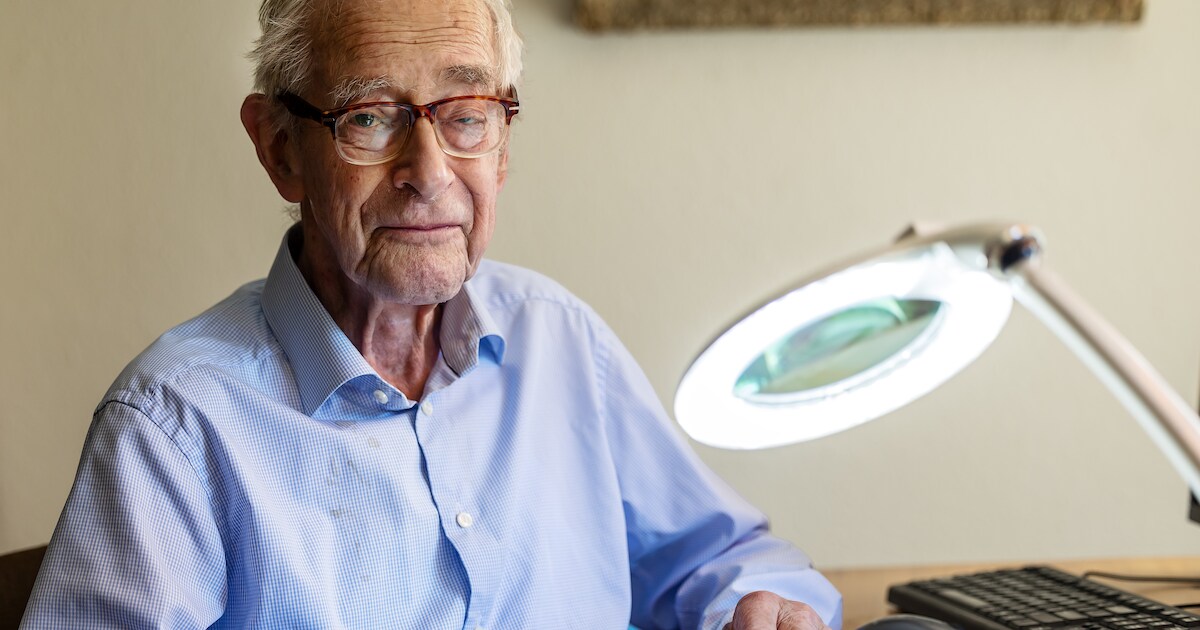 Lucas haalde op zijn 70ste diploma aan conservatorium, nu is hij 94 en ...