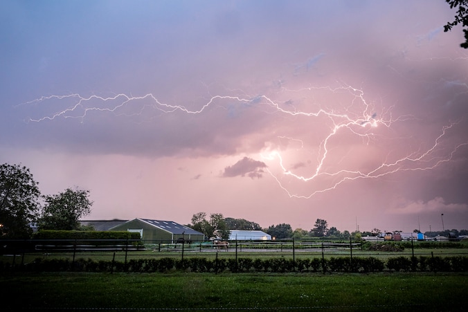 Temperatuur kan vrijdag erg snel dalen, kans op hagel en windstoten in ...