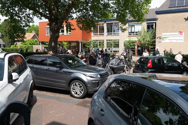 Drukte bij de schoolpoort: waarom Deventer nu nadenkt over een ...