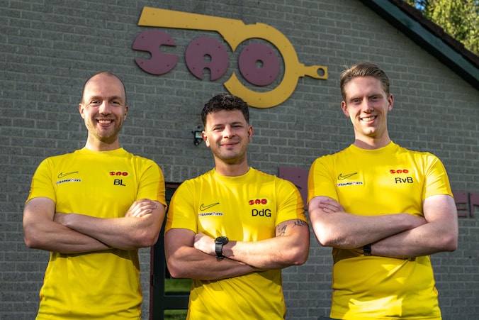 Drie jonge scheidsrechters van SAO Apeldoorn mogen nu jagen op betaald ...