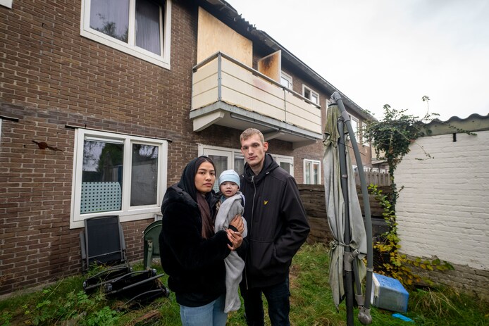 Edwin (25) wil kipnuggets warm maken, tien minuten later staat zijn ...