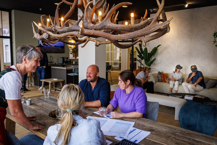 In Meppel staan ze in de rij voor misschien wel de laatste luxe chalets ...