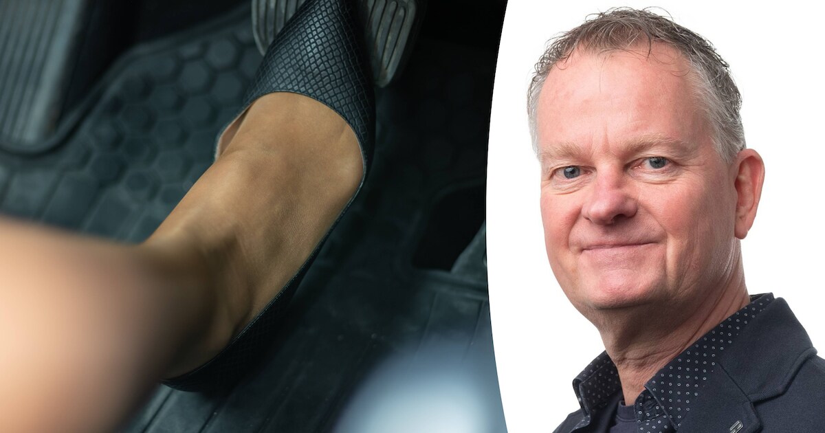 Krijg je een bekeuring als de vloermat in je auto versleten is? | Auto ...