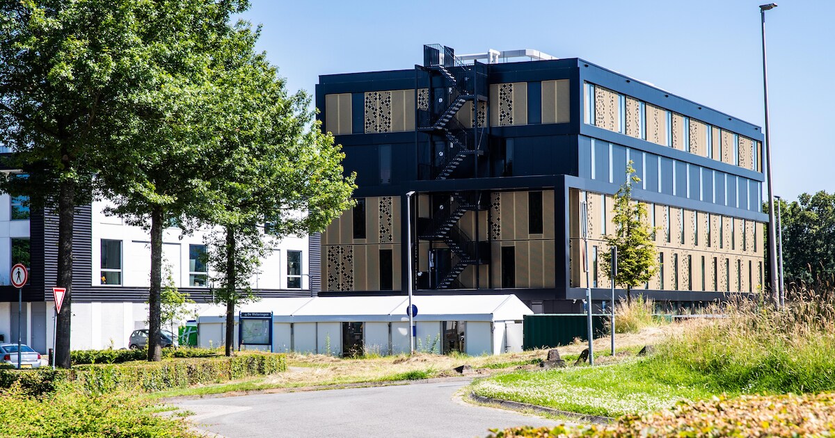 Extra vluchtelingen opgevangen in Deventer hotel Holiday Inn | Deventer ...