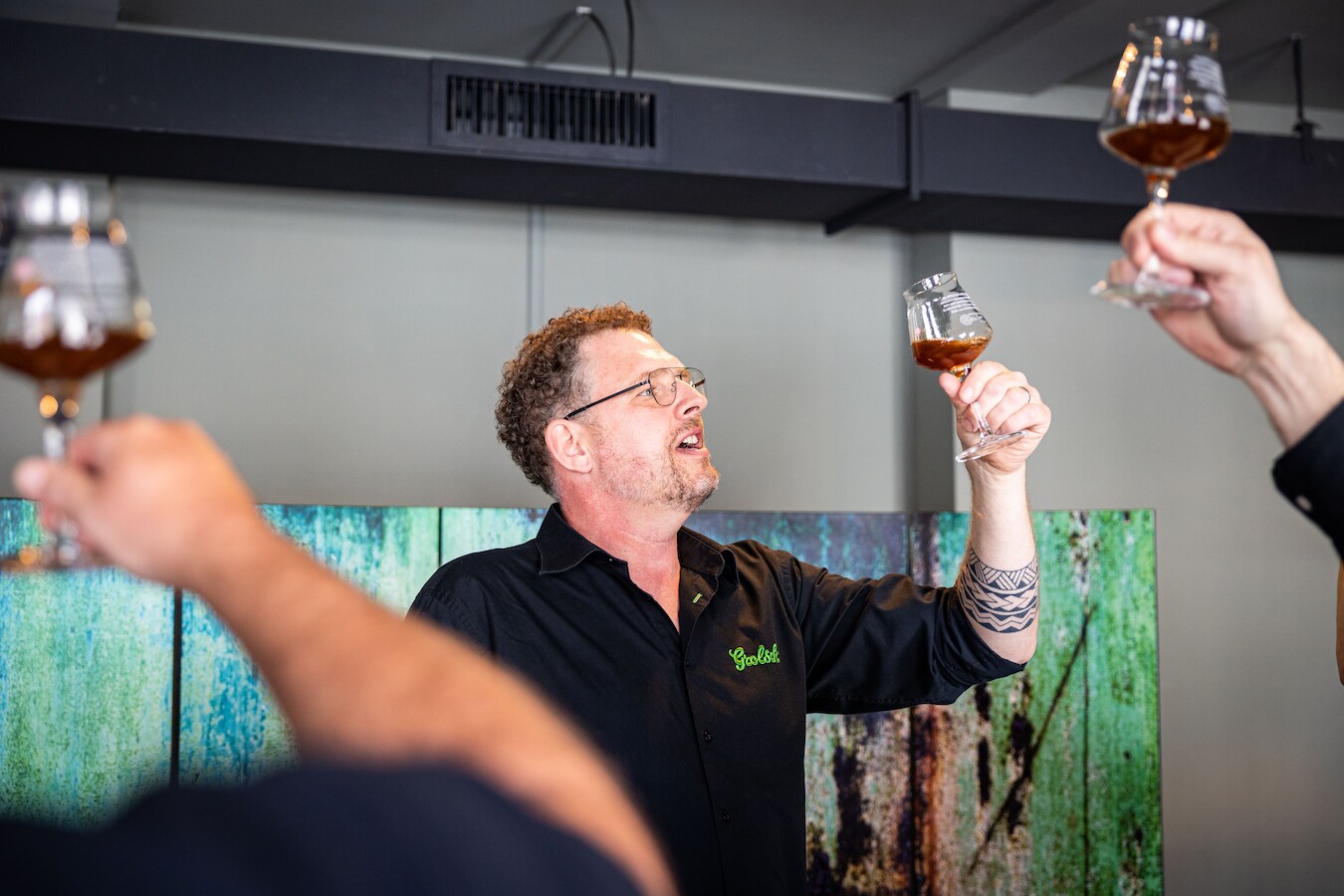 Durf jij bier van 30 jaar oud nog te drinken? Deze liefhebbers namen de ...
