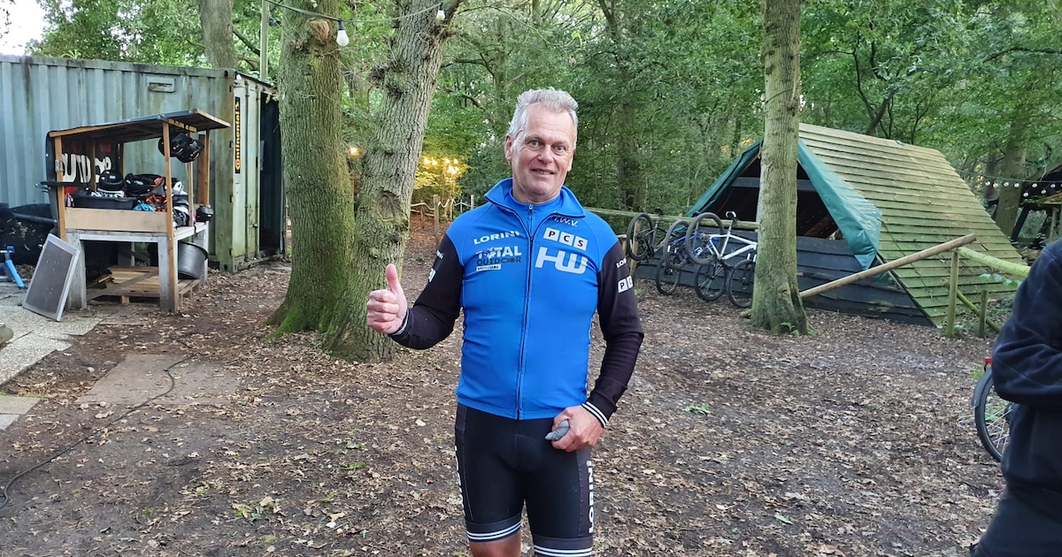 Op een geleende tijdritfiets wordt Jan Bakker (61) gewoon Nederlands ...