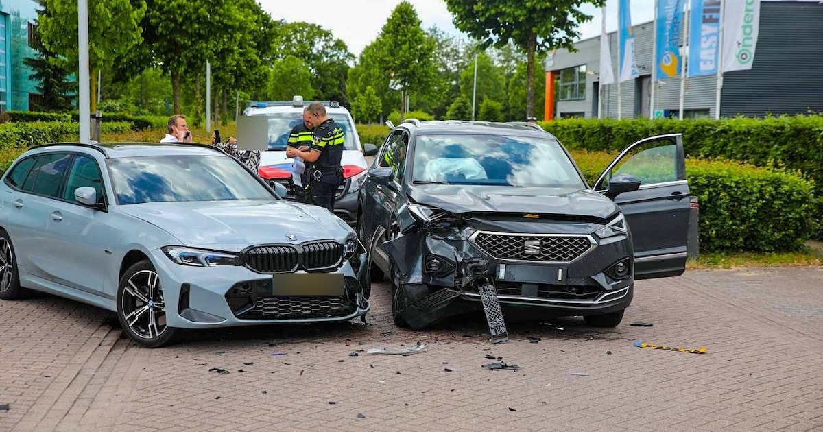 Auto's in de kreukels na harde botsing in Apeldoorn | 112 nieuws ...