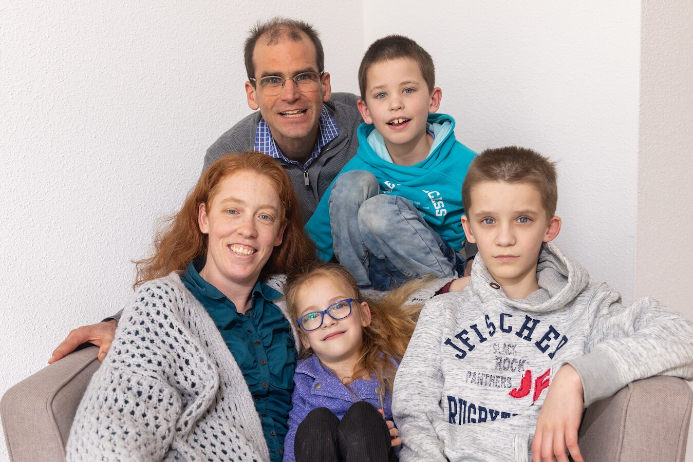 Apeldoorns gezin strijdt voor rolstoelbus voor dochter Manoah (6 ...