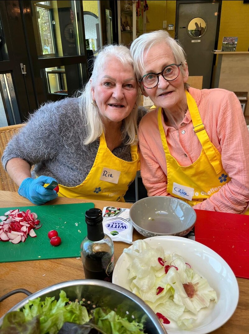 Als Cilia (75) uit Deventer wordt begraven, staan alle buren te snikken ...