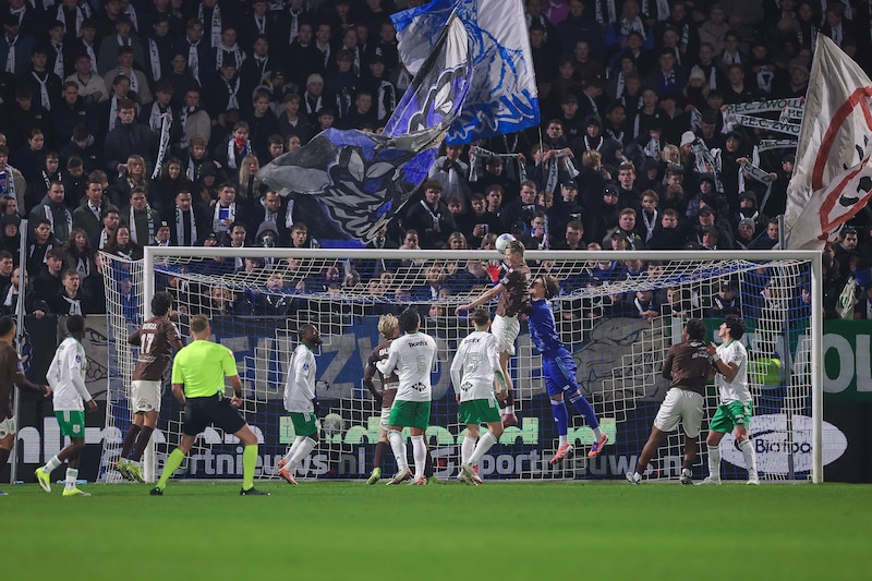 LIVE | Daar valt dan toch de gelijkmaker bij PEC Zwolle - Telstar | PEC ...