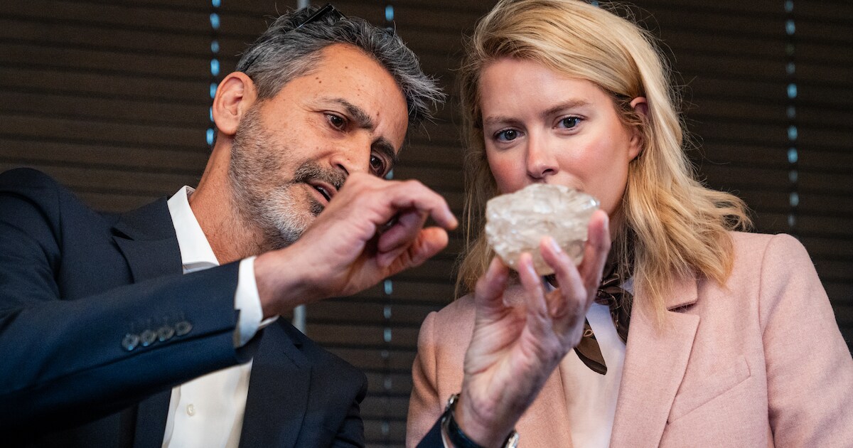 Twee van de grootste diamanten ter wereld in Antwerpen gepresenteerd ...