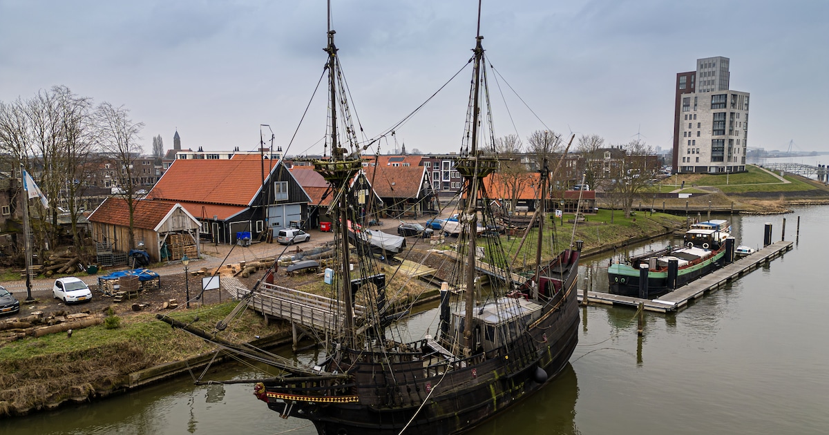 Dit iconische schip zou zes weken in Kampen blijven, maar ligt er nu al ...