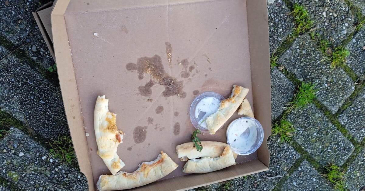 Gedumpt afval bij de Veldschuur in Rouveen: ‘Zou jammer zijn als we het ...