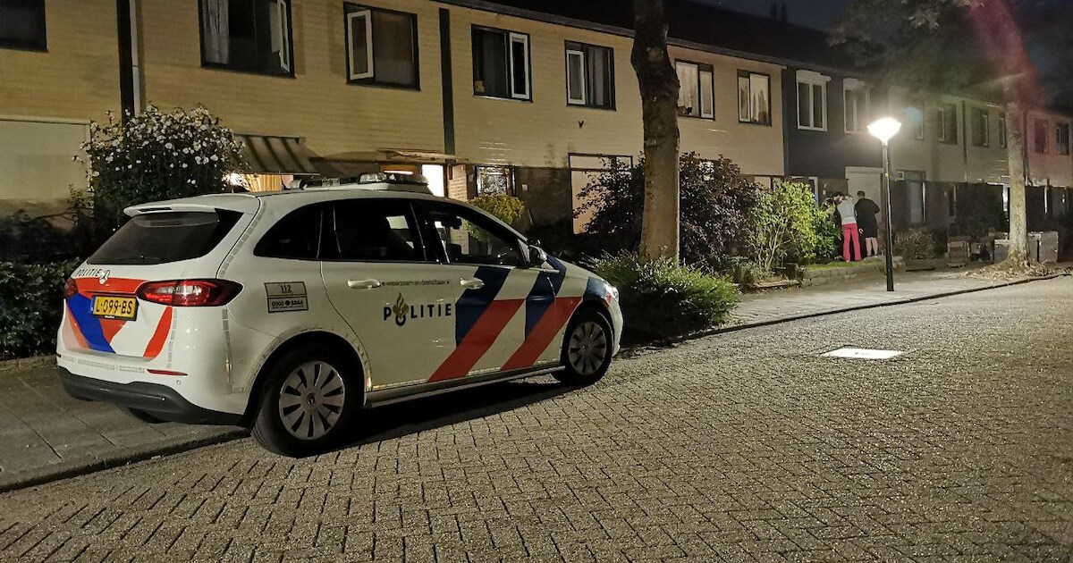 Man voor zijn woning in Ugchelen beroofd: duo vlucht na worsteling met ...