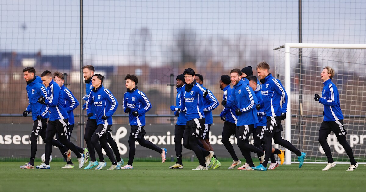 Dit valt op bij het trainingskamp van PEC Zwolle in België: ‘Daar mogen ...