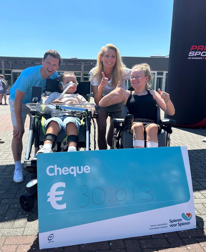 Cato (14) en Moos (11) halen enorm bedrag op voor kinderen met een ...