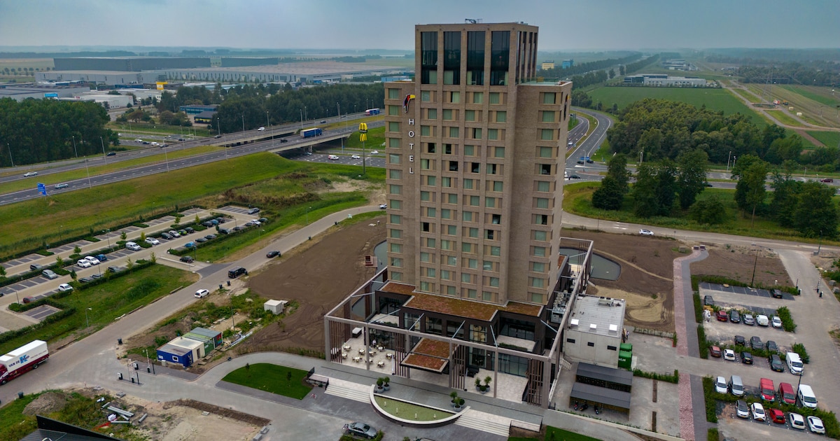 Van der Valk wil dorpje voor 2500 arbeidsmigranten naast hotel in ...