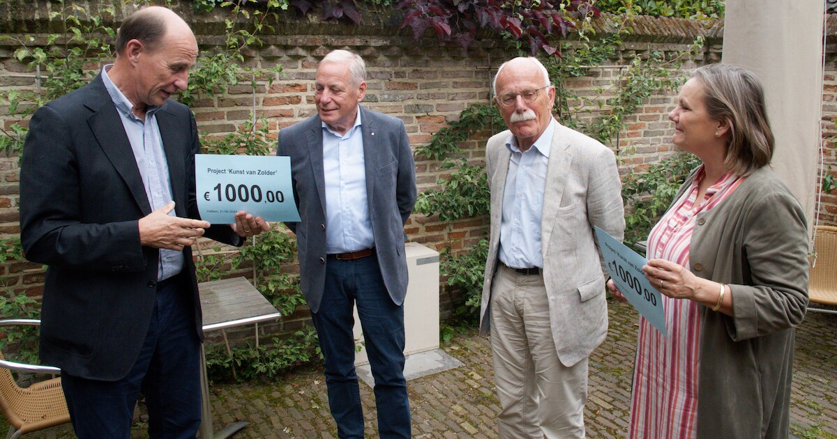 Musea in Hattem nemen cheques van 1000 euro in ontvangst | Hattem | De ...