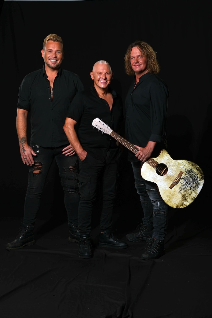 Deze band maakt al tien jaar het nieuwe lied voor de snikkende man met ...