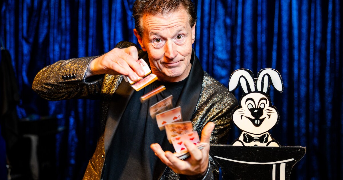 Magic John droomt ervan goochelkam­pi­oen te worden en koopt peperdure ...