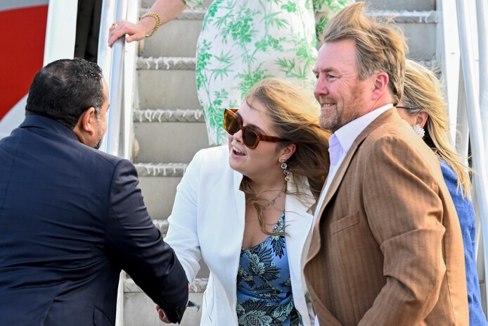 Prinses Amalia met ouders aangekomen op Bonaire voor rondreis van twee ...