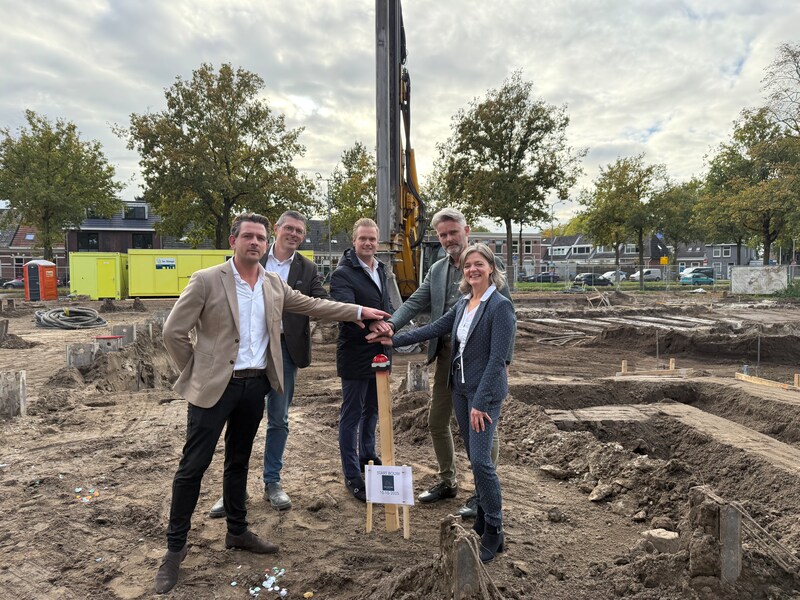 Wethouder geeft startsein voor bouw 87 appartementen in Zwolse wijk ...