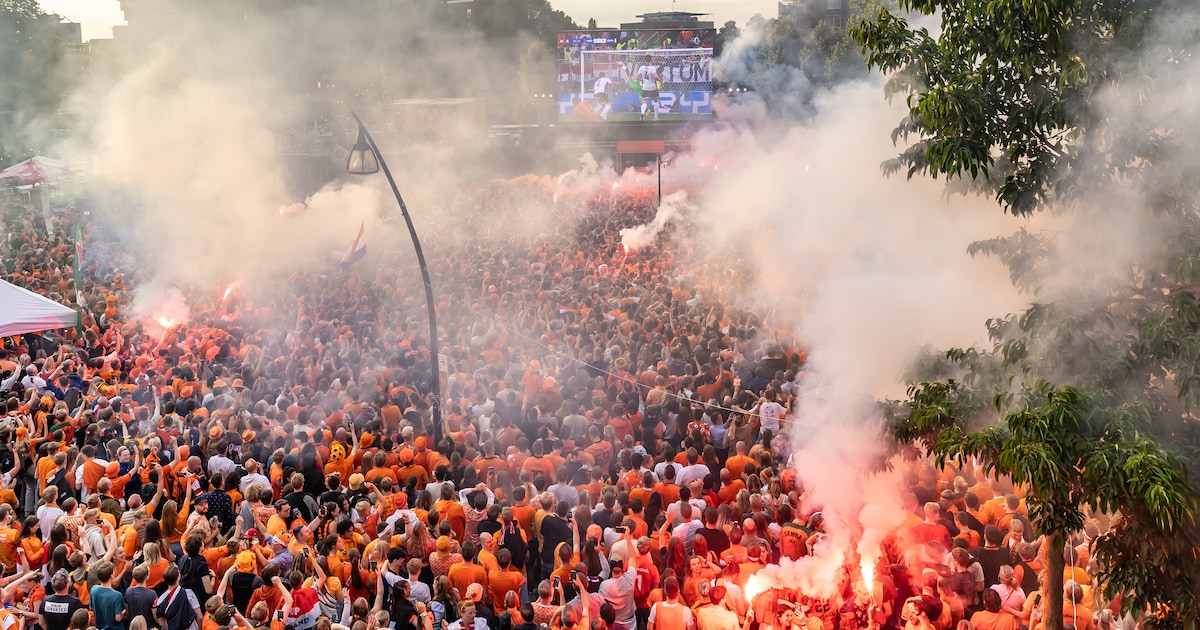 Uitzenden duels WK in kroeg en op plein blijft geld kosten, ondanks ...